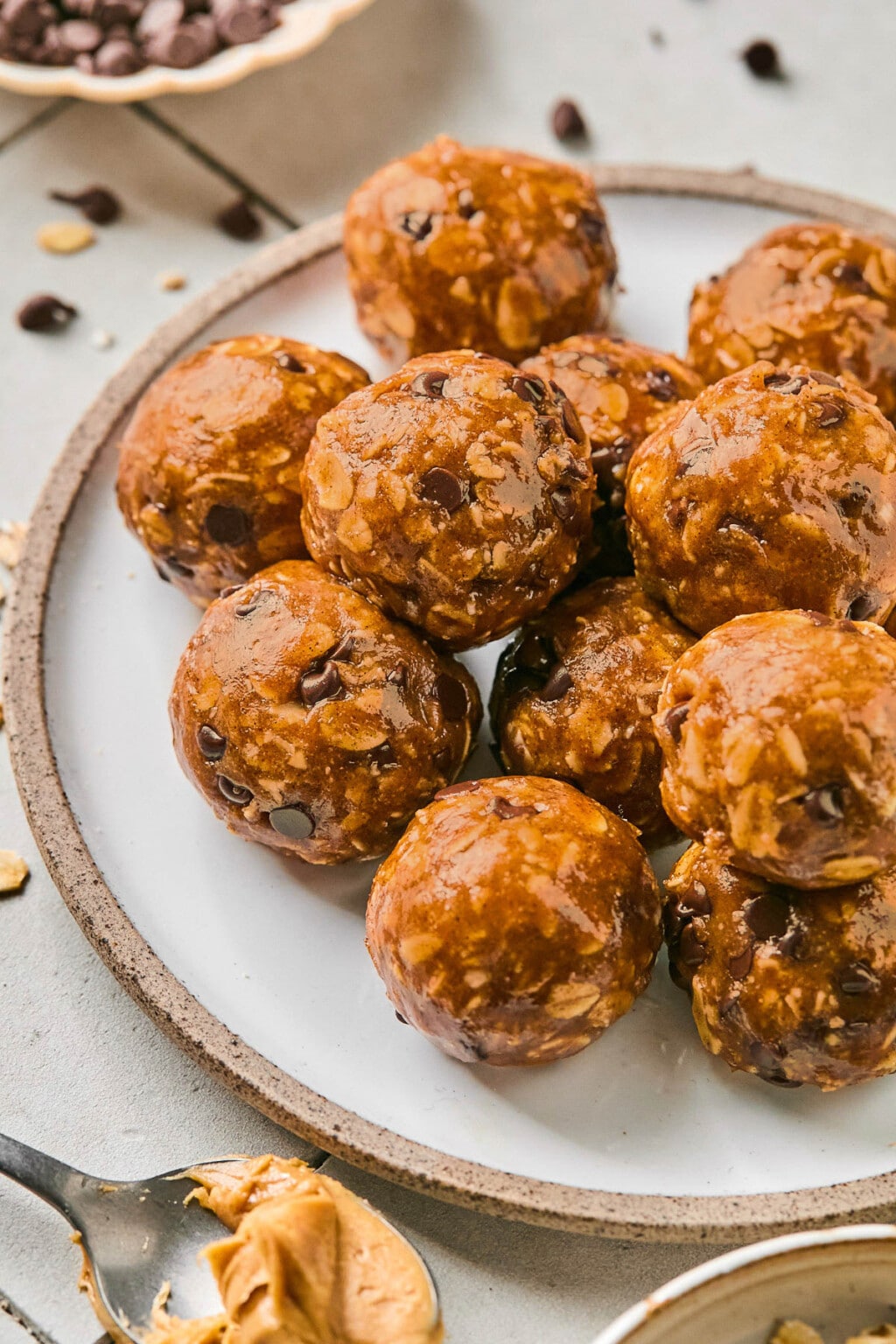 Peanut Butter Oatmeal Protein Balls - Eat the Gains